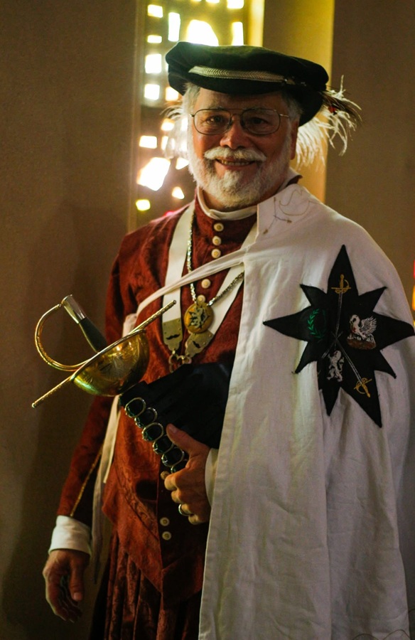 File:Master Robin of Gilwell - MOD portrait by Katie Gilroy.JPG ...